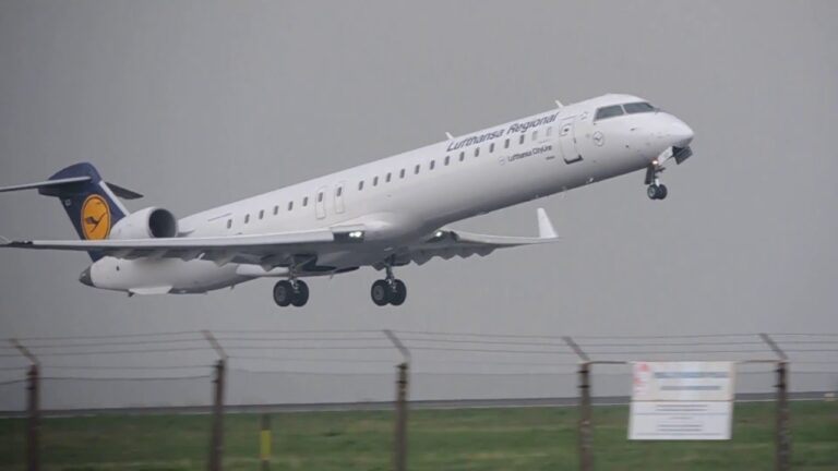 CRJ 900 Vs Embraer 175: Battle of the Regional Jets - Sky Comparison